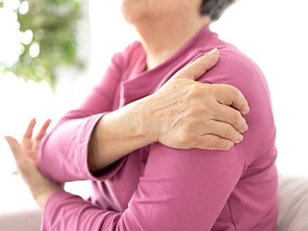 Shoulder arthritis: Symptoms to look for, treatments, exercises to ...